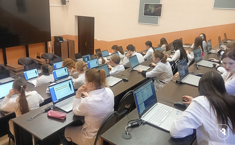 Студенты СГМУ приступили к лечению виртуальных пациентов — Саратовский ...