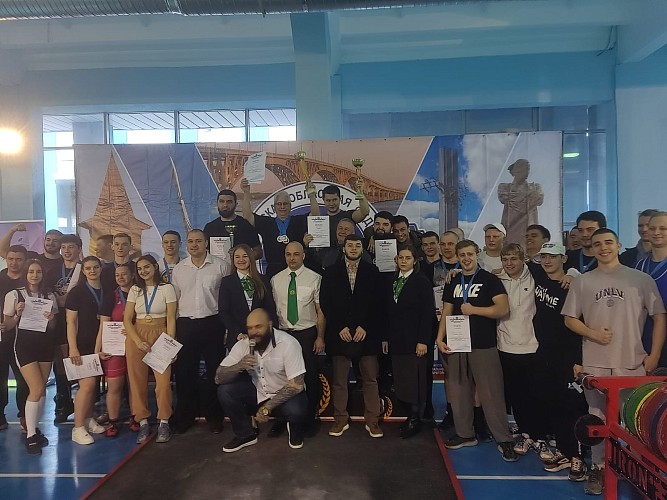Бронзовые награды СГМУ Универсиады ВУЗов по пауэрлифтингу — Саратовский ...